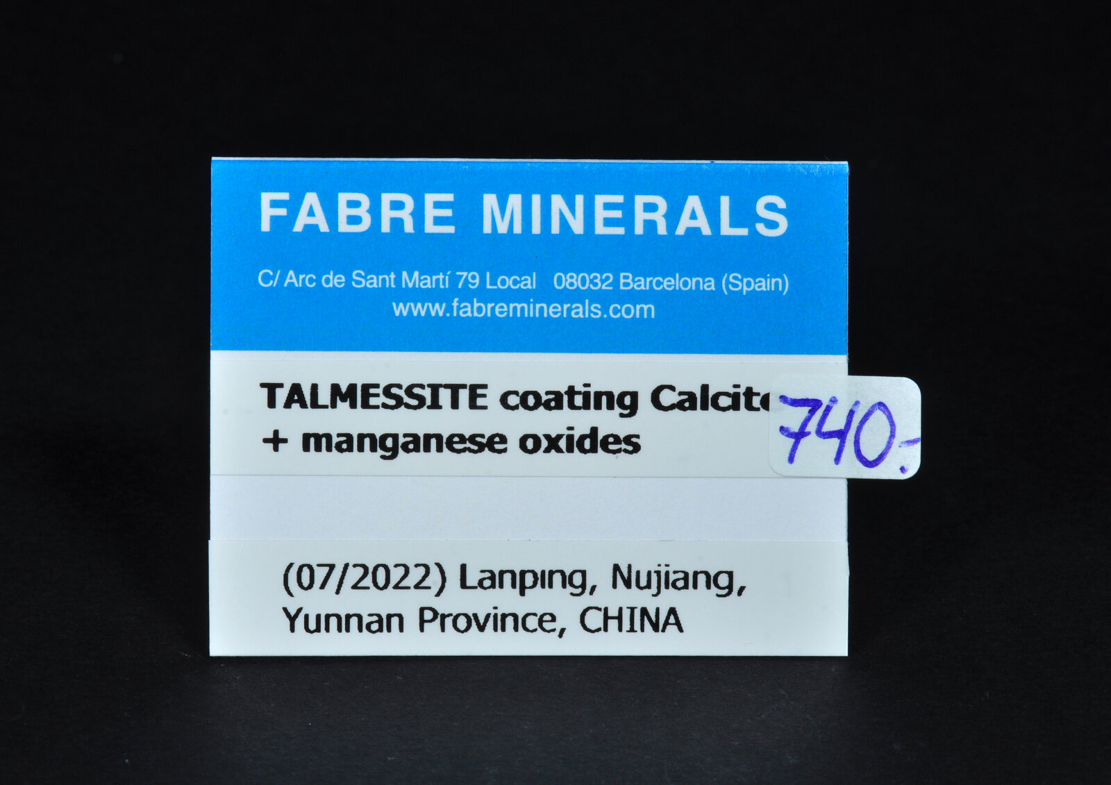 Talmessite coating Calcite with manganese oxides - Lanping, Nujiang ...