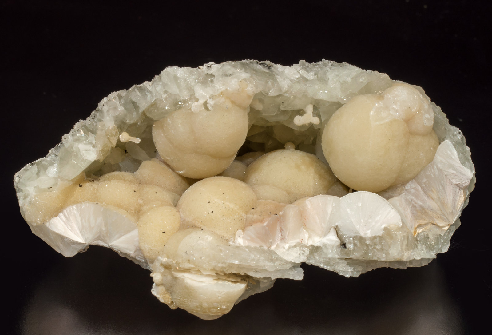 Pectolite - Millington Quarry, Bernards Township, Somerset County, New ...