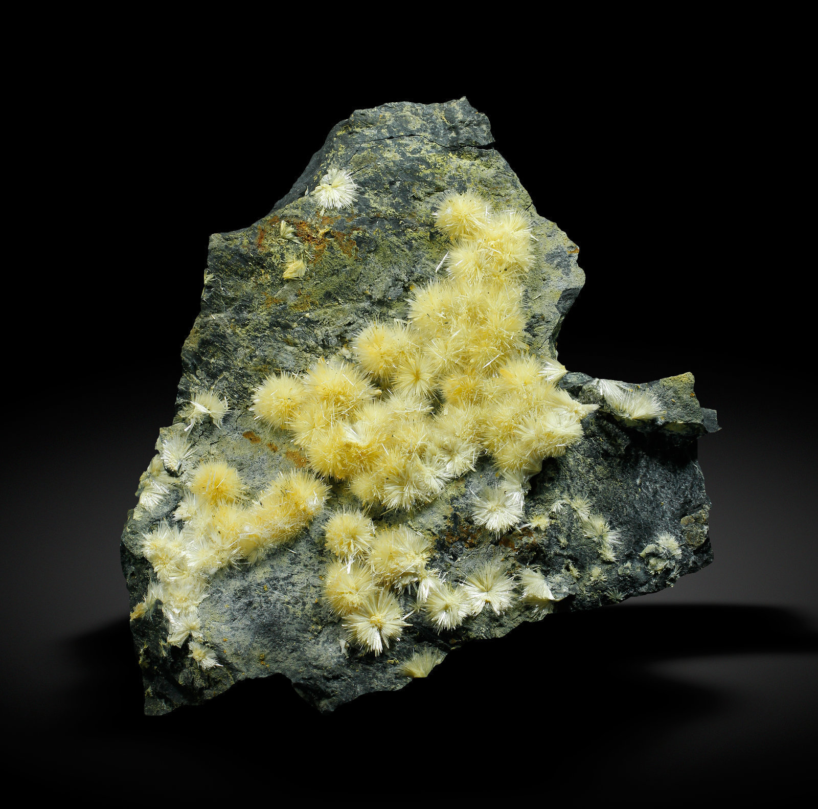 Valentinite - Xikuangshan Sb deposit, Lengshuijiang, Loudi Prefecture ...
