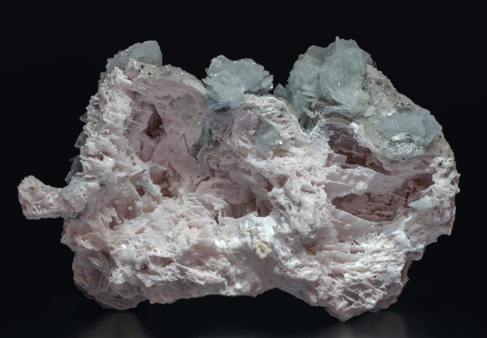 Baryte with Rhodochrosite epimorphic on Calcite - Cavnic mining area ...