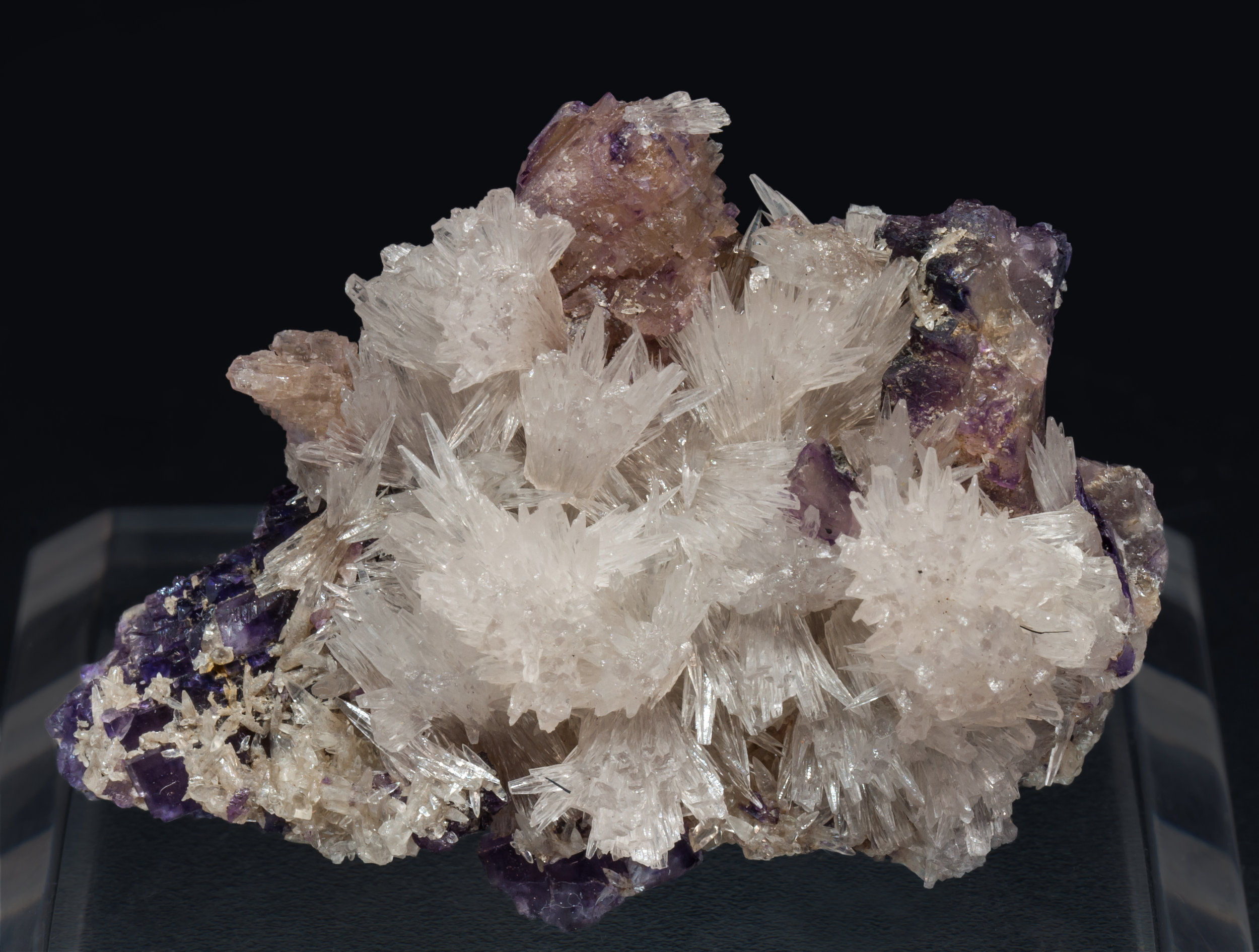 Strontianite with Fluorite - Minerva I Mine, Ozark-Mahoning group, Cave ...