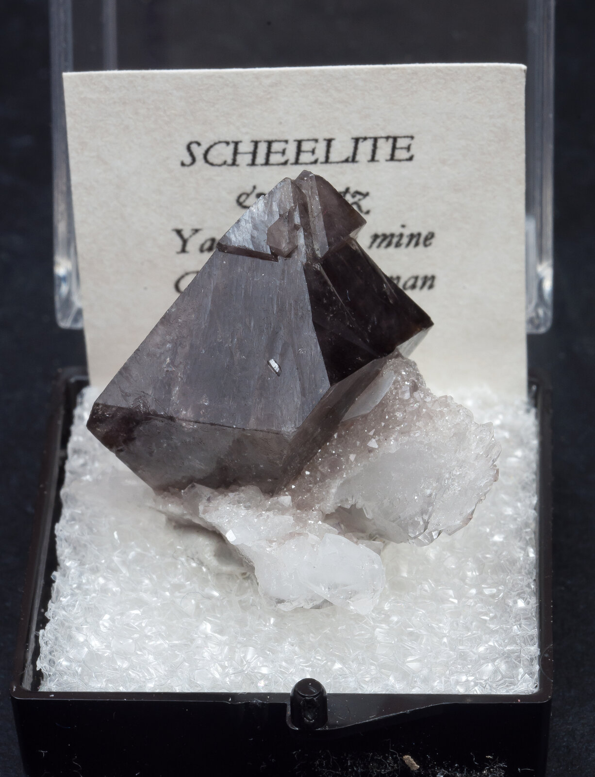 Scheelite with Quartz - Yaogangxian Mine, Yizhang, Chenzhou Prefecture ...