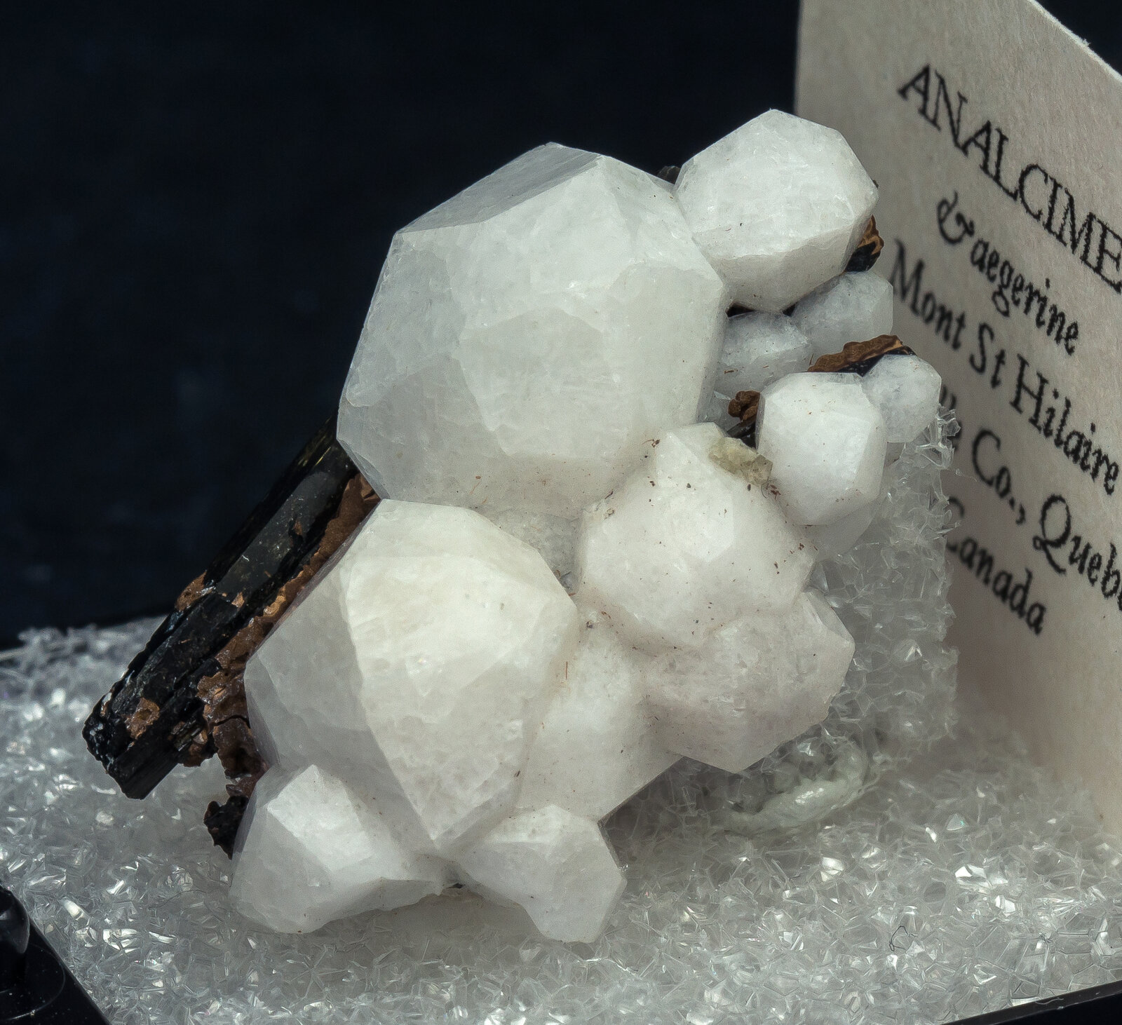 Analcime with Aegirine - Mont Saint-Hilaire, La Vallée-du-Richelieu RCM ...