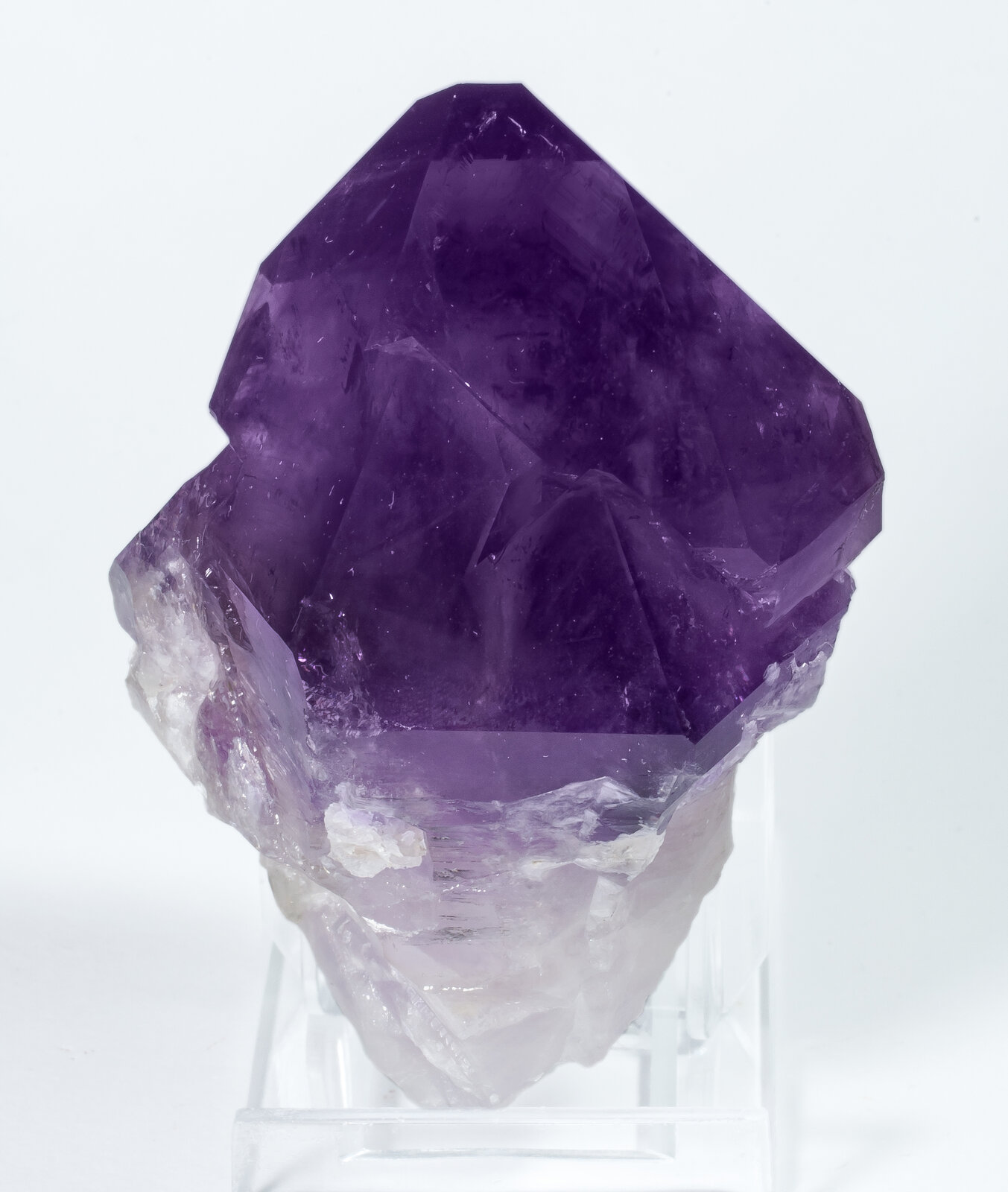 Quartz variety Amethyst Berj A r Massif Agadez Region Niger Quartz variety Amethyst Berj A r Massif Agadez Region Niger