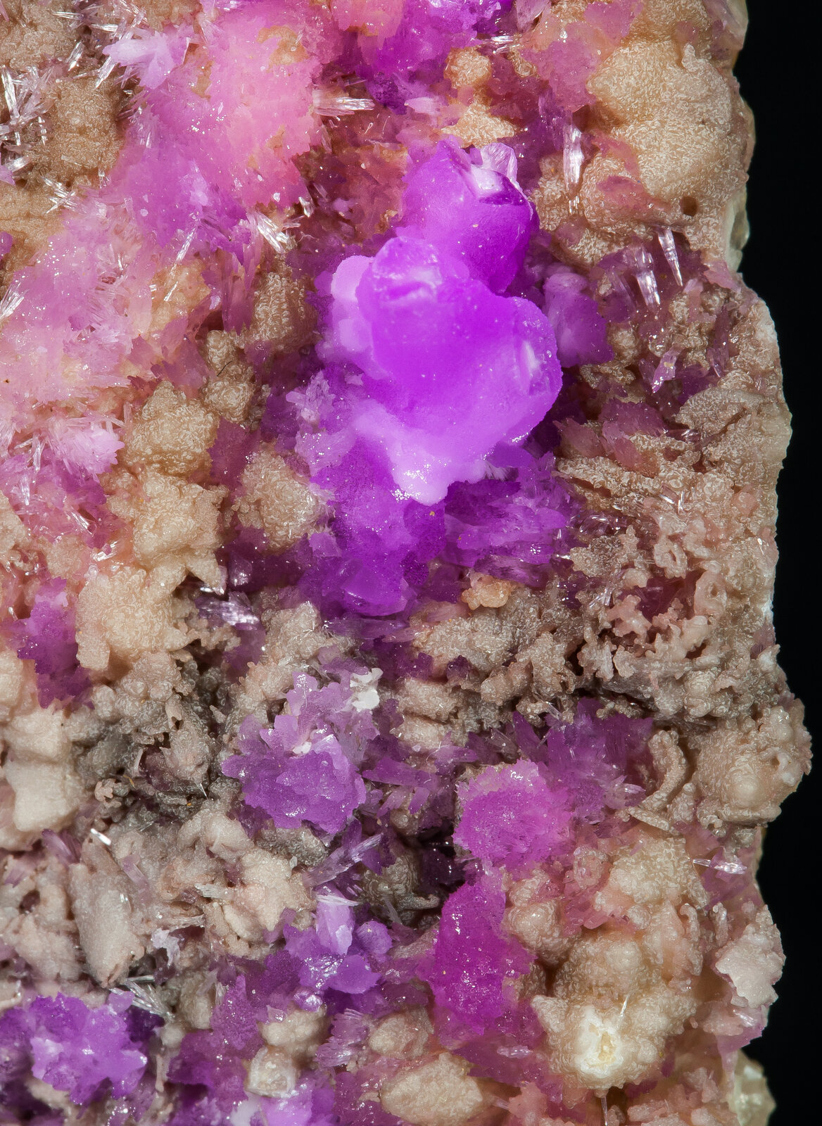 Talmessite coating Calcite and with Calcite (variety Co-bearing calcite ...