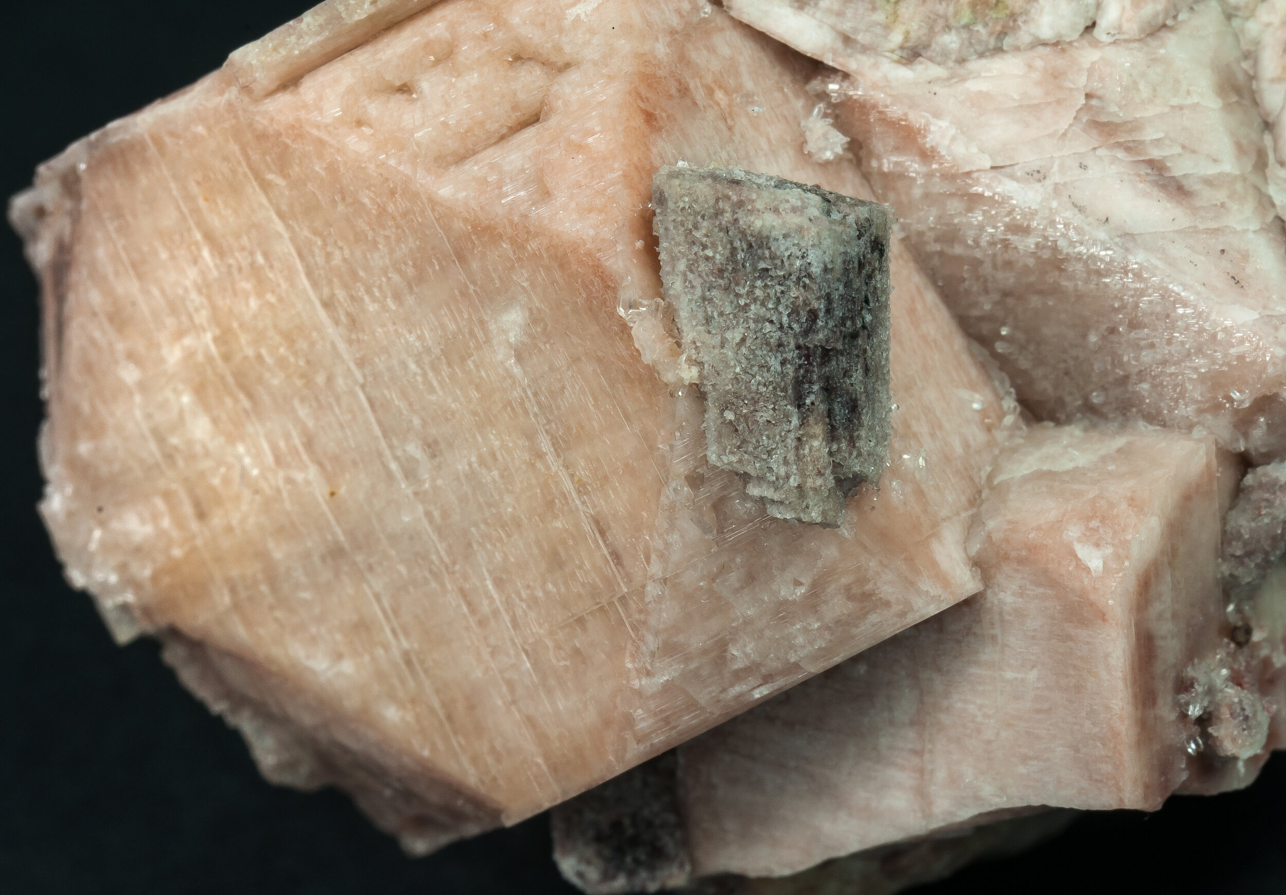 Microcline with Quartz after Vesuvianite - Imilchil area, Anti-Atlas ...