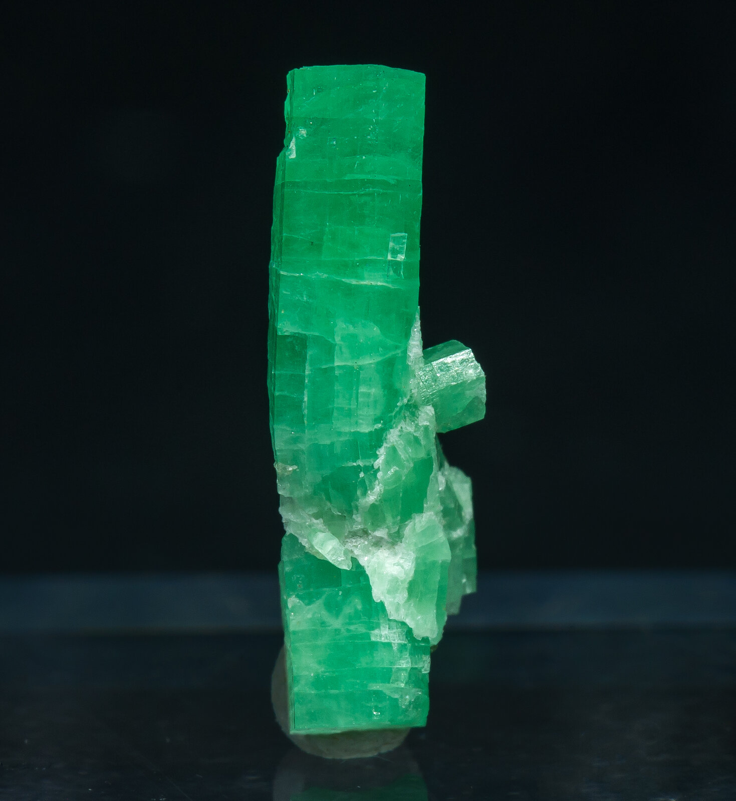 Beryl (variety emerald) - Dayakou Mine, Mengdong township, Malipo ...