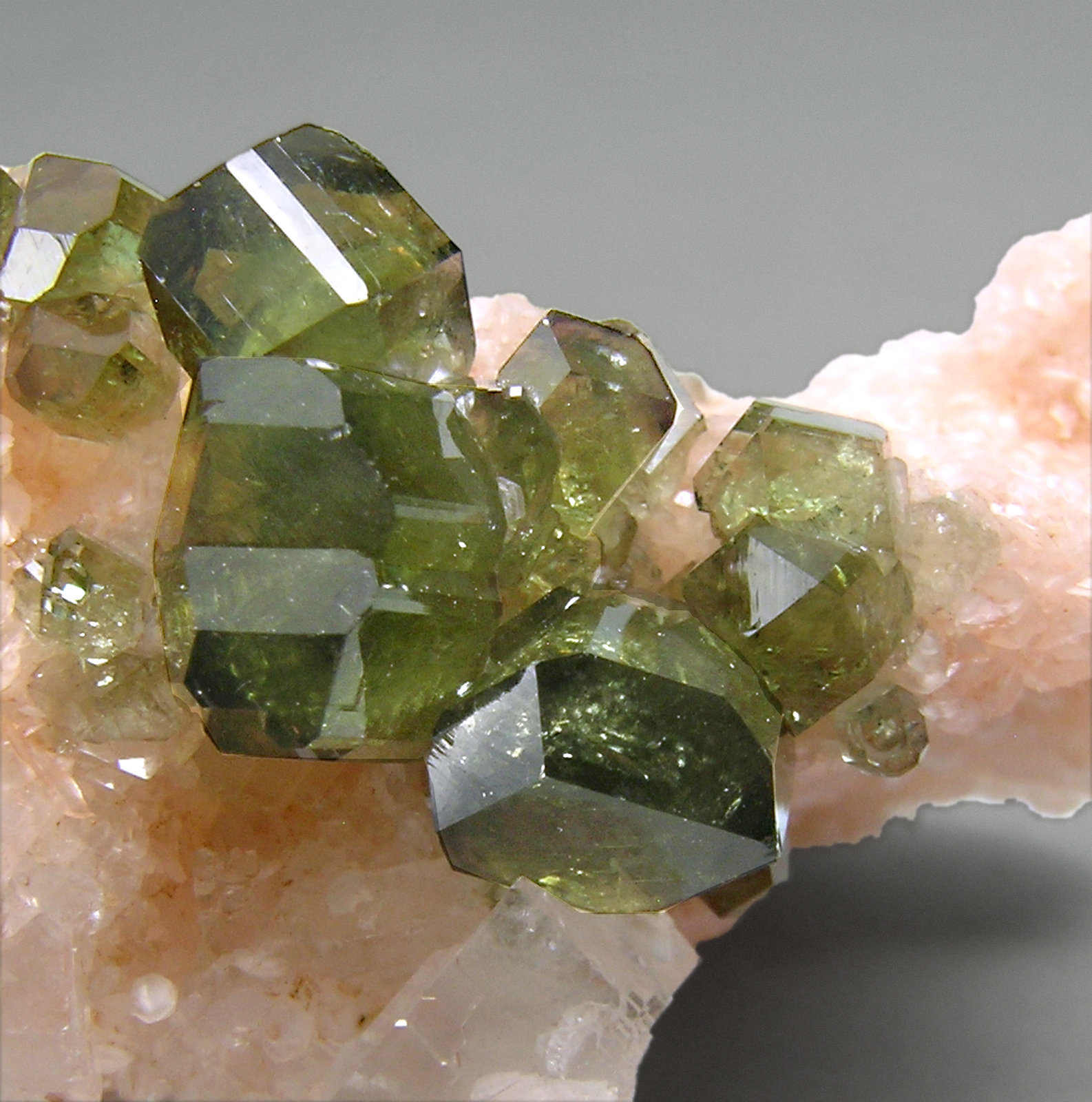 Fluor-uvite with Magnesite and Calcite - Pomba Pit, Serra das Éguas ...