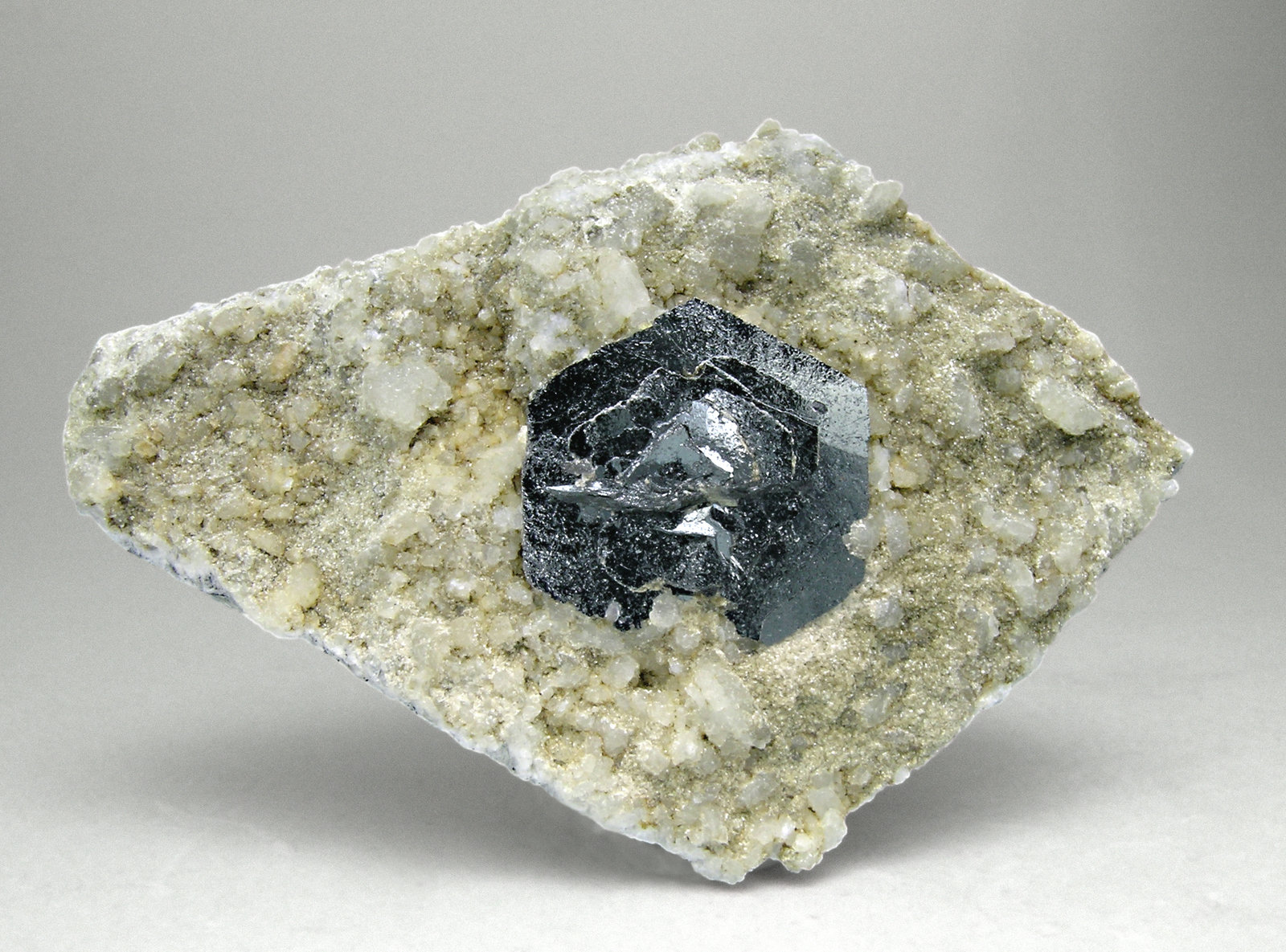 Ilmenite - Tormiq Valley, Haramosh Mountains, Skardu, Baltistan ...