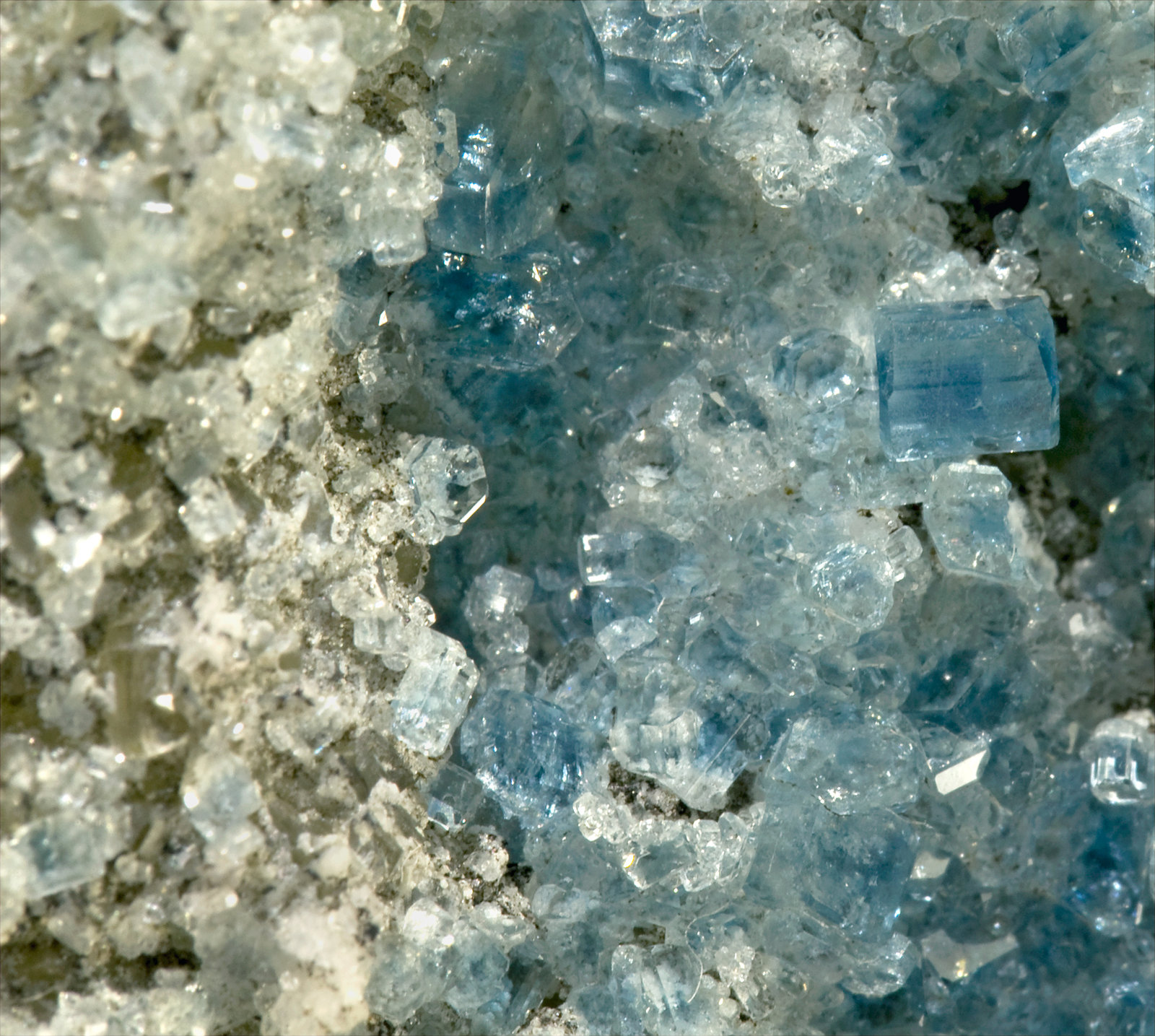 Fluorapatite with Bertrandite, Albite, Muscovite and Quartz - Machadão ...