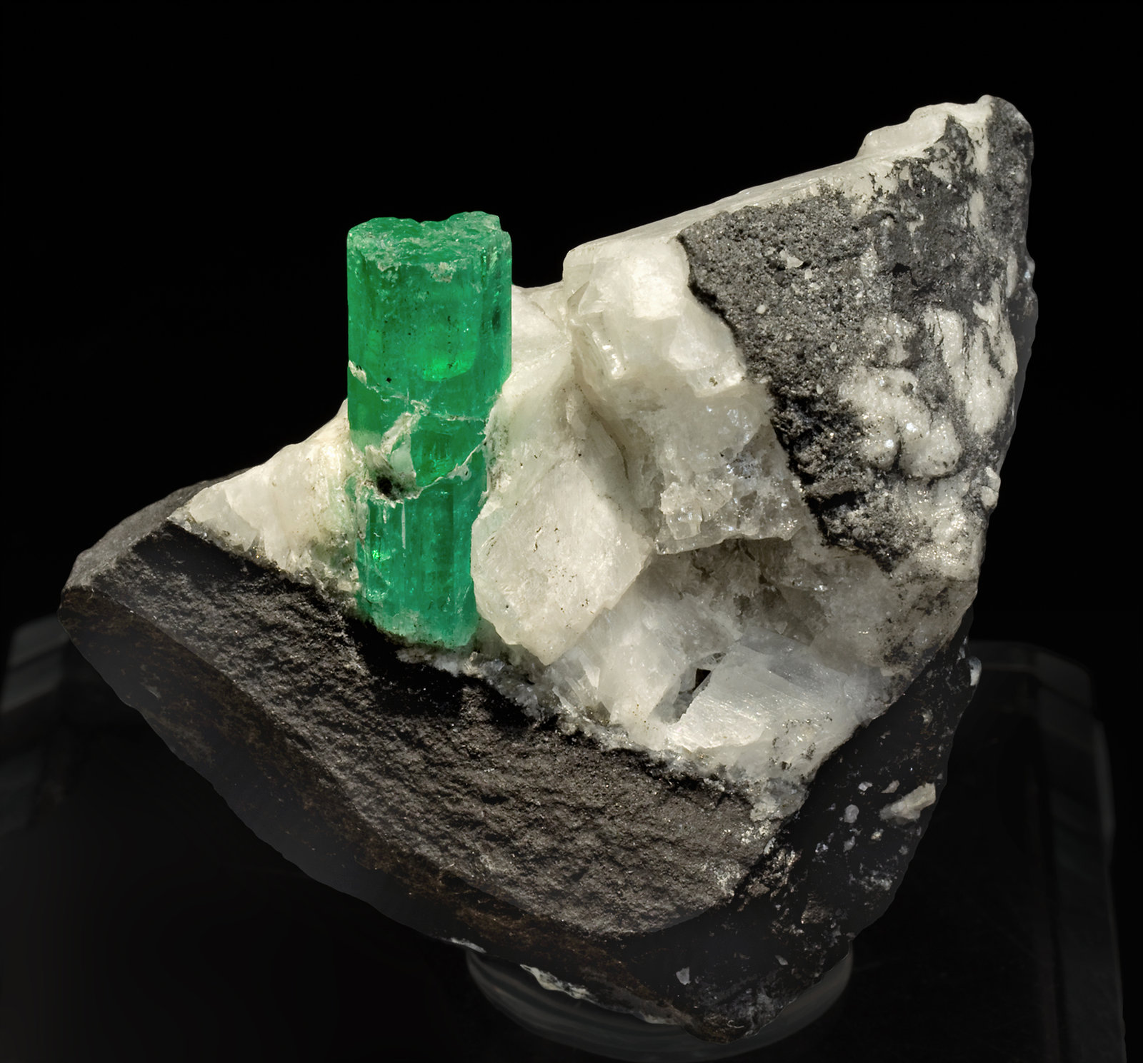 Beryl (variety emerald) with Calcite - La Pita mining district, Cunas ...